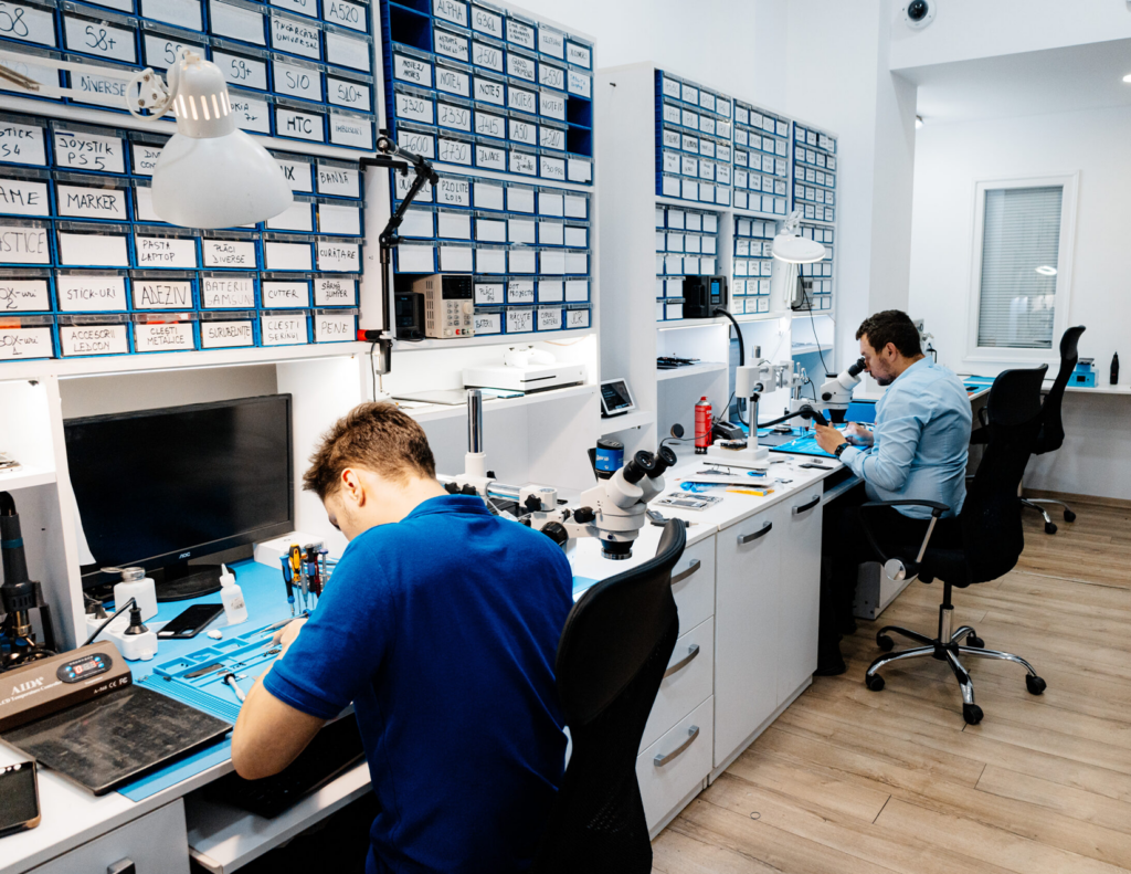 Reparatii telefoane, tablete, smartwatch, laptop, console- Service GSM Iasi - Hi Tech Gsm