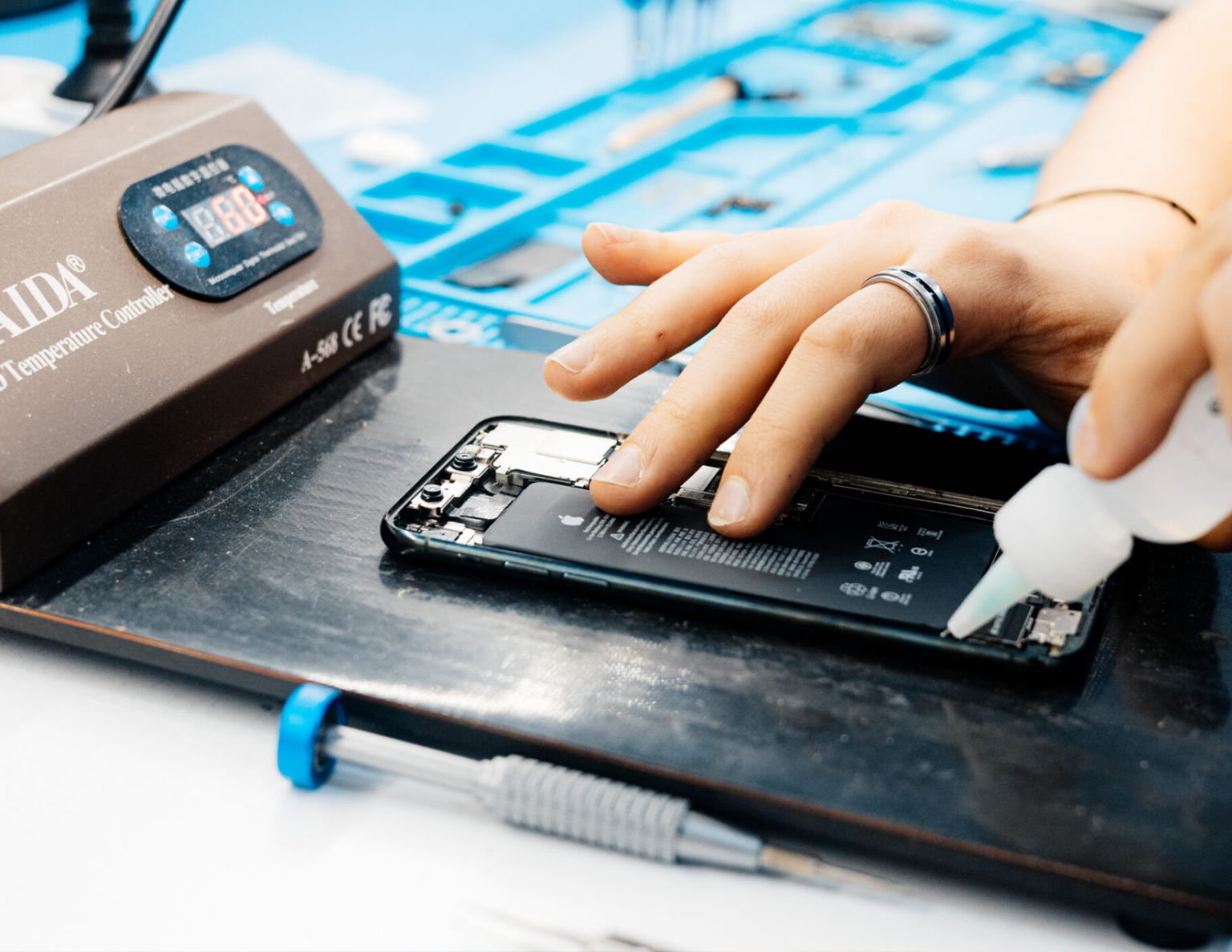 Reparatii telefoane, tablete, smartwatch, laptop, console- Service GSM Iasi - Hi Tech Gsm